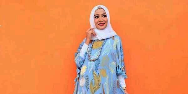 Tutorial Hijab Putih yang Cantik dan Elegan dalam 60 Detik | Dream.co.id