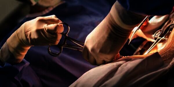 Anjuran Dokter Saat Merawat Luka Operasi Caesar di Rumah | Dream.co.id