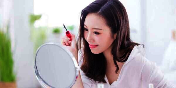 Simak 7 Tips Memilih Maskara yang Tepat! | Dream.co.id