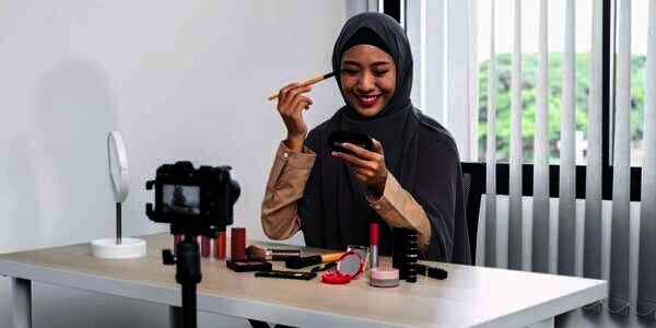 3 Cara Rapikan Bentuk Alis Tanpa Mencukur | Dream.co.id