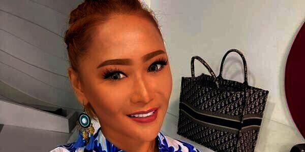 Inul Daratista Padukan Dior dan Daster, Lihat Gayanya | Dream.co.id