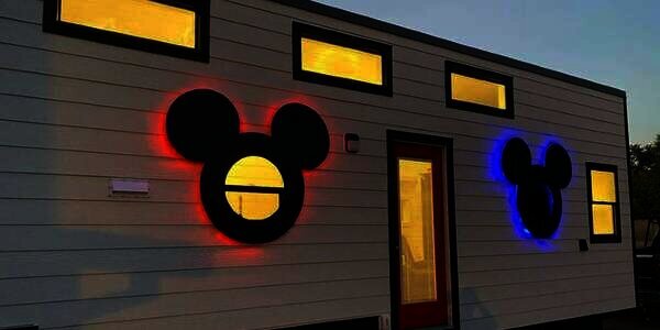 Desain Rumah Mini Bernuansa Mickey Mouse, Serasa di Negeri Dongeng ...