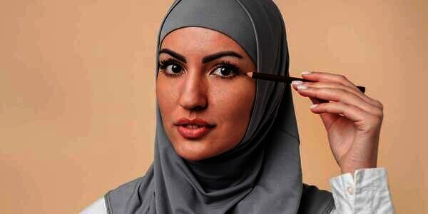 Trik Rias Mata dengan Gaya Elegan Hanya Dengan 2 Produk Makeup | Dream ...