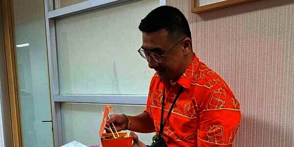 Curhat Bos Indofood Malam-malam Antre 45 Menit Demi Cicipi Produk ...