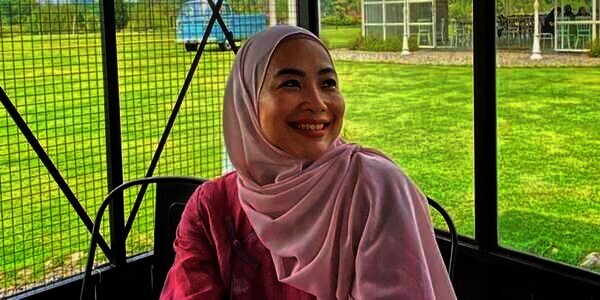 Outfit Sweet Feni Rose dengan Nuansa Pink, Cocok untuk Liburan | Dream ...