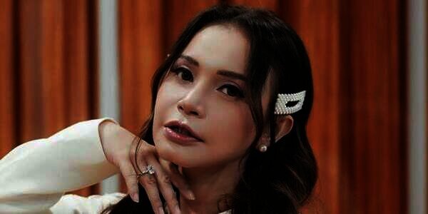 Rossa Tampil Dreamy dengan Frosty Eye Makeup | Dream.co.id