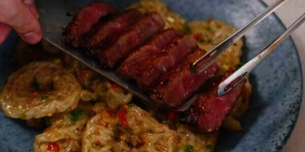 Seblak Rafael Dibuat Mewah oleh Chef Wilgoz, Pakai Wagyu | Dream.co.id