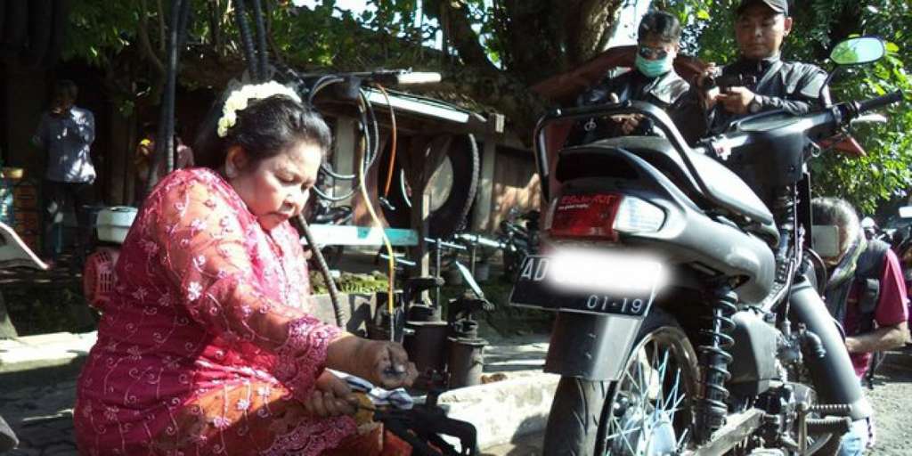 5 Profesi Unik, Cuma Ada di Indonesia! | Dream.co.id