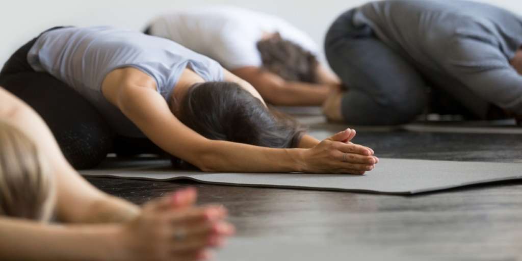 4 Gaya Senam Lantai yang Bisa Kecilkan Perut | Dream.co.id