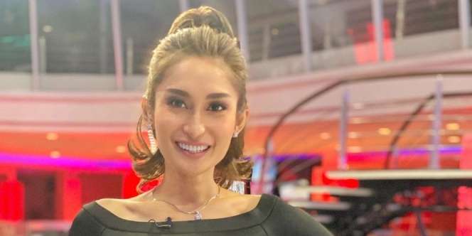 Cantik dan Body Goals Banget! 6 Potret Karra Syam Presenter Olahraga ...