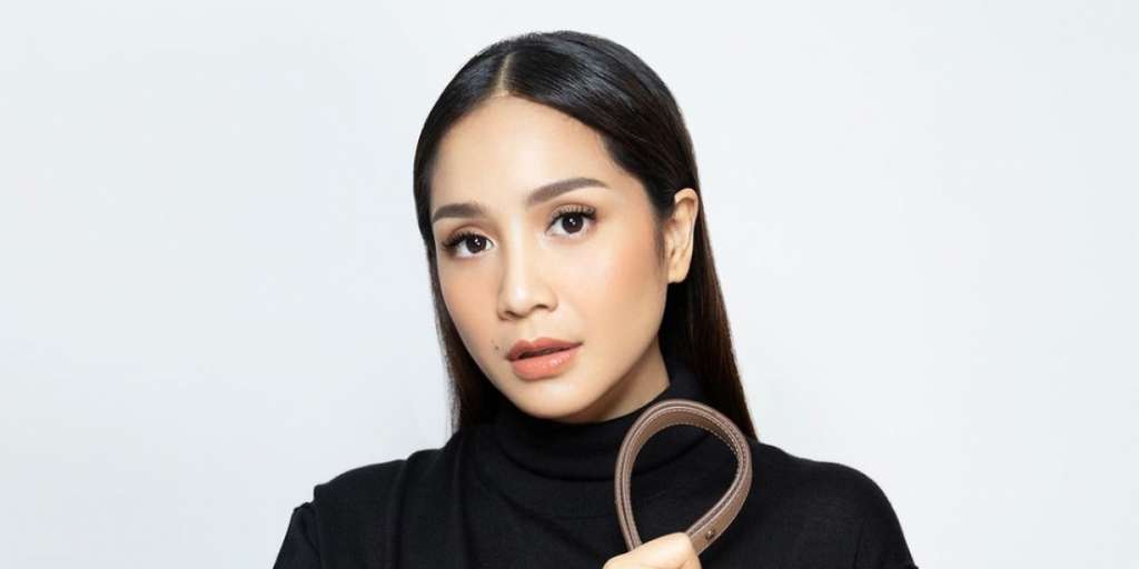 Trik Nagita Slavina Ubah Dress Jadi Anggun Pakai Beige, Tas Mininya Bisa Buat Biaya Renovasi ...