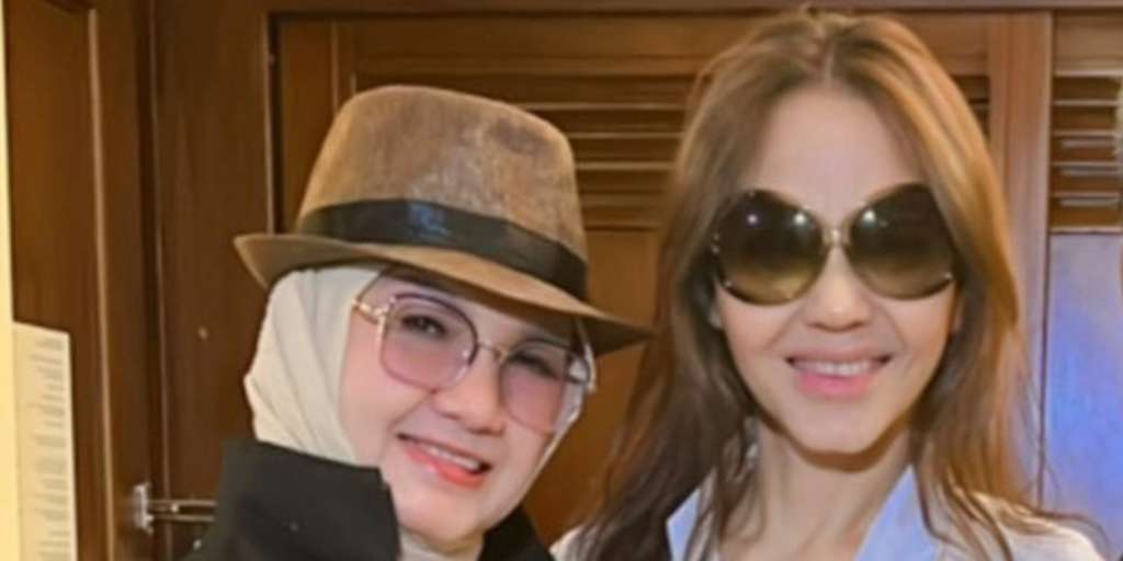 Intip 5 Momen Pertemuan Bunda Corla dan Tuty Wibowo Penyanyi Lagu No Comment | Dream.co.id