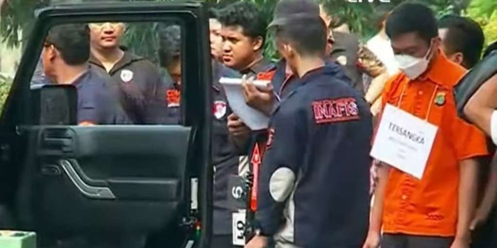 Tampang Mario Dandy Tertunduk Lesu Peragakan Adegan Penganiayaan Saat