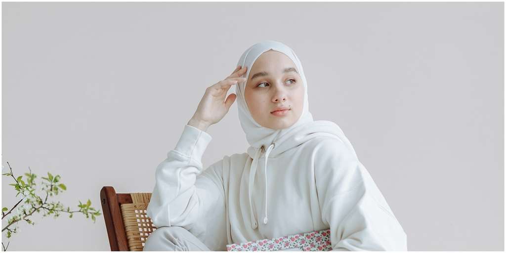 4 Tutorial Hijab Segi Empat Simpel dan Modis untuk Remaja, Anti Ribet ...
