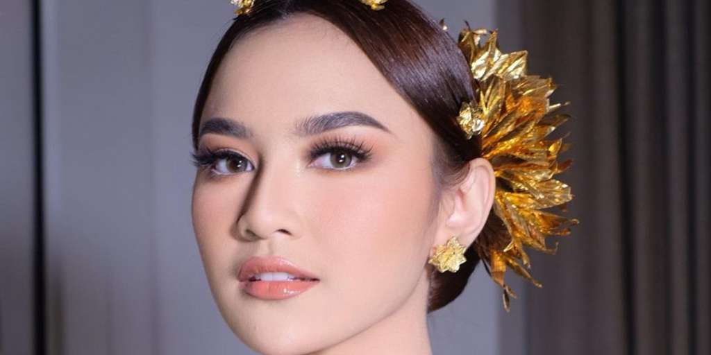 Mahalini Tampil Flawless Dan Anggun Saat Lamaran Dengan Riasan Bennu Sorumba Id