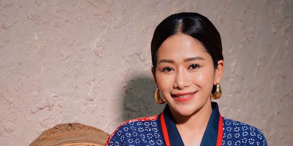 Niat Bantu Malah Ketiban Apes, Ini Sosok Food Vlogger Farida Nurhan ...