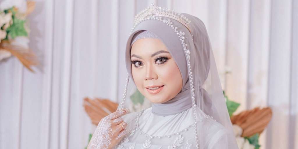 Inspirasi Simple Makeup Syar’i yang Bikin Pengantin Glowing | Dream.co.id