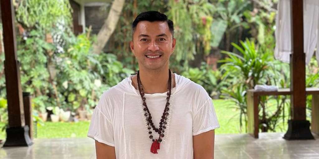 Aktif Yoga dan Meditasi, Anjasmara Ungkap Agama yang Dianut | Dream.co.id