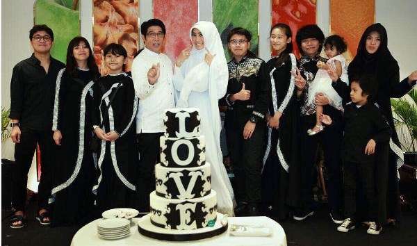 Sambil Menangis, Aziz Gagap Pamit dari Opera Van Java | Dream.co.id