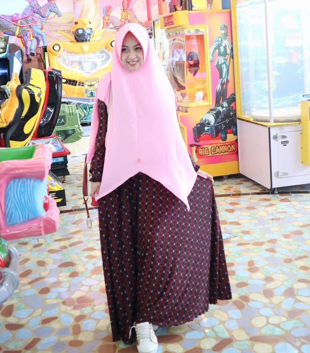 Dokter Imut Shindy Putri, Adik Oki Setiana Dewi | Dream.co.id