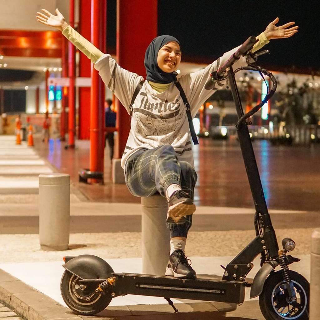 Gaya Stylish Marsha Natika, Adik Kandung Zaskia Mecca | Dream.co.id