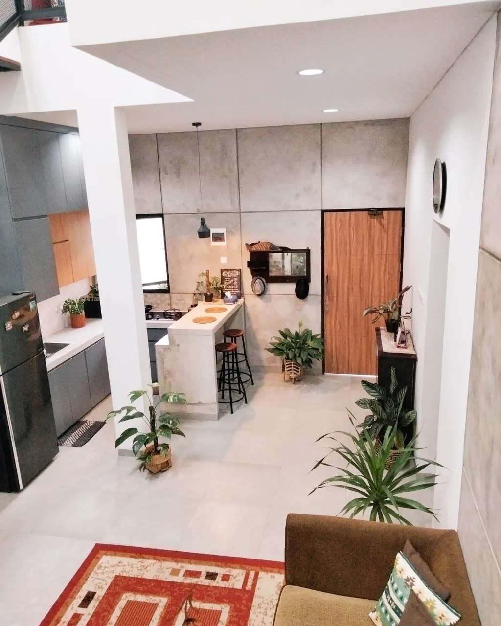 Penataan Dapur Terang dengan Jendela Lebar, Bisa Ditiru | Dream.co.id