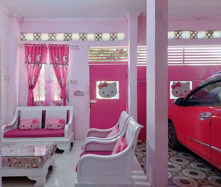 Rumah Hello Kitty di Bandung, Teras Hingga Ruang Cuci Warna Pink ...