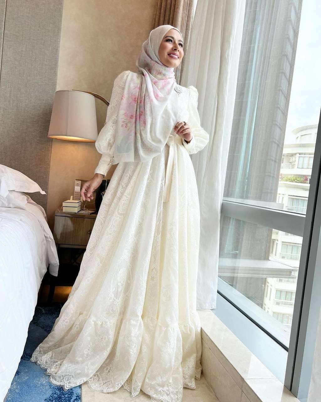 Berbalut Dress Putih, Meisya Siregar Tampil Stunning | Dream.co.id