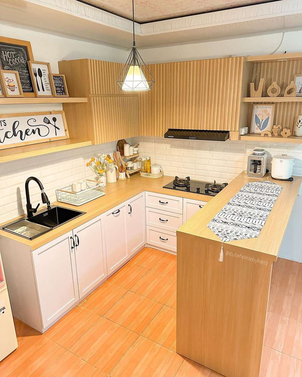 Keren, Desain Dapur ala Bar di Rumah Subsidi | Dream.co.id
