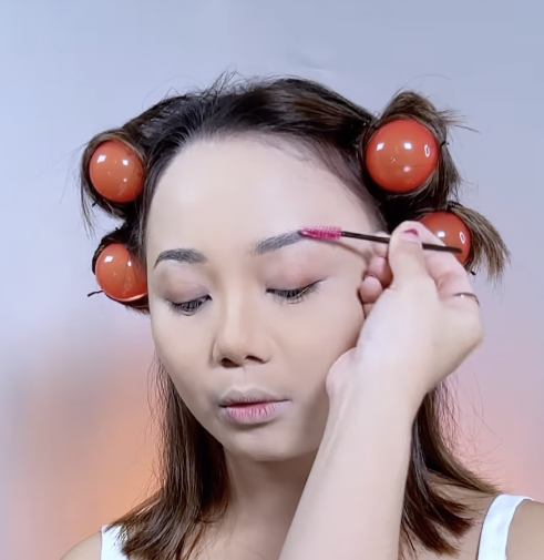 Rias Alis Natural ala MUA Hanya dengan Dua Langkah | Dream.co.id