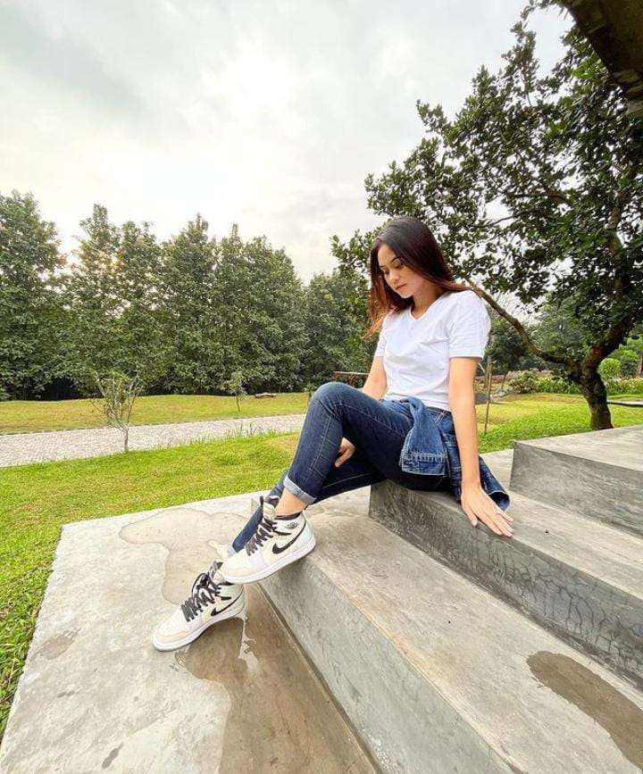 5 Potret Dwinda Ratna, Istri Mas Pur Tukang Ojek Pengkolan yang Makin ...
