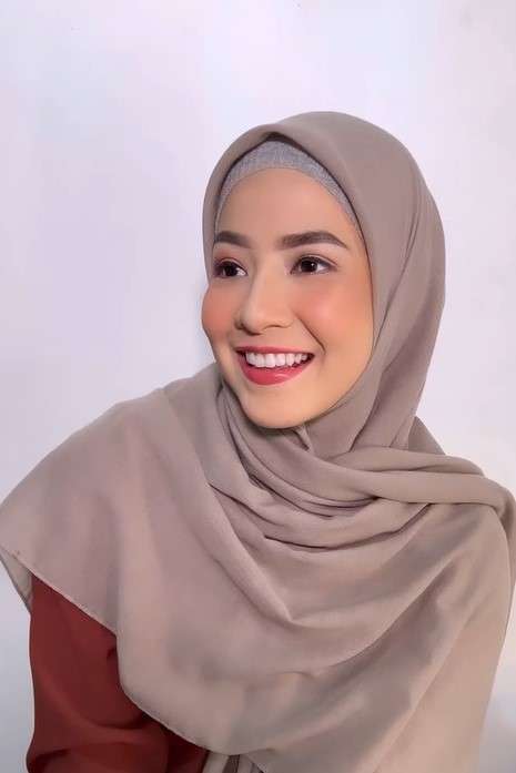 3 Gaya Makeup Serba Natural dan Flawless Ala Natasha Rizki | Dream.co.id