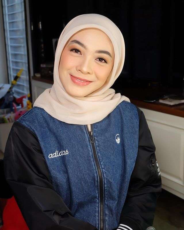 Dian Ayu Tampil dengan Makeup Natural, Kecantikannya Dipuji Nggak ...