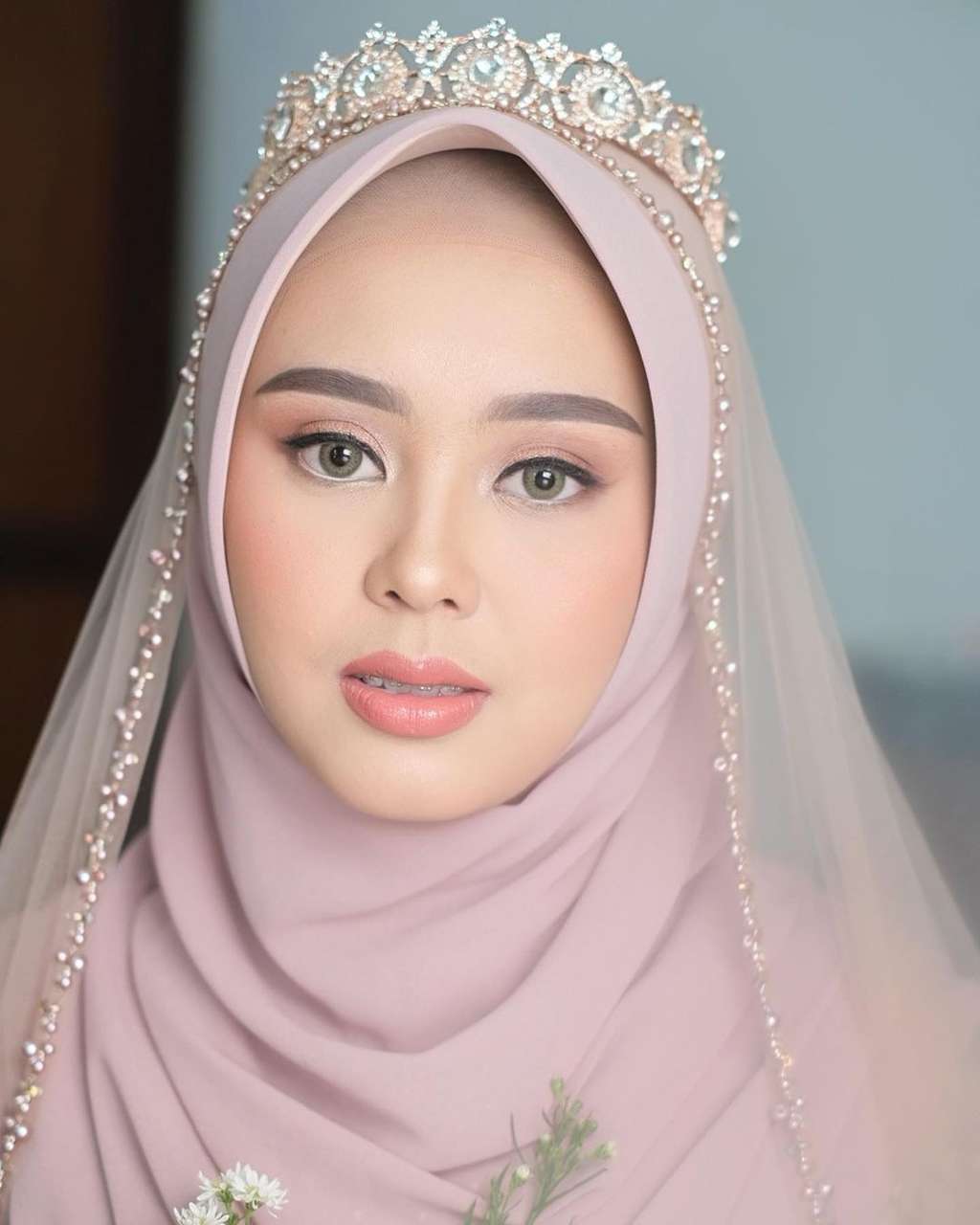 Inspirasi Simple Makeup Syar’i yang Bikin Pengantin Glowing | Dream.co.id