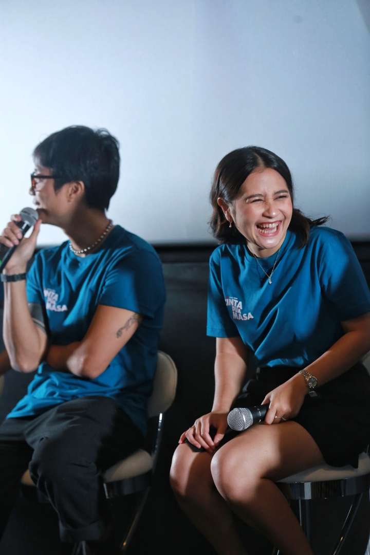 Keren! Prilly Latuconsina Rayakan Kemerdekaan dengan Kibarkan Bendera ...