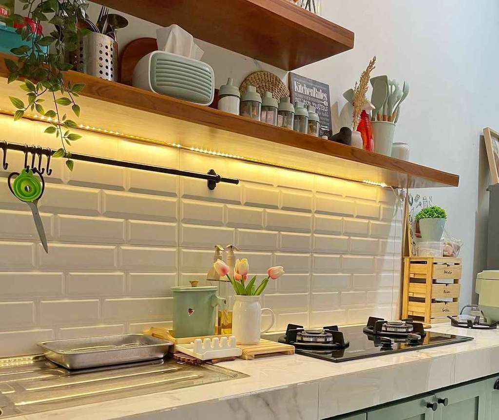 Desain Estetik Dapur Segaris dengan View Taman | Dream.co.id