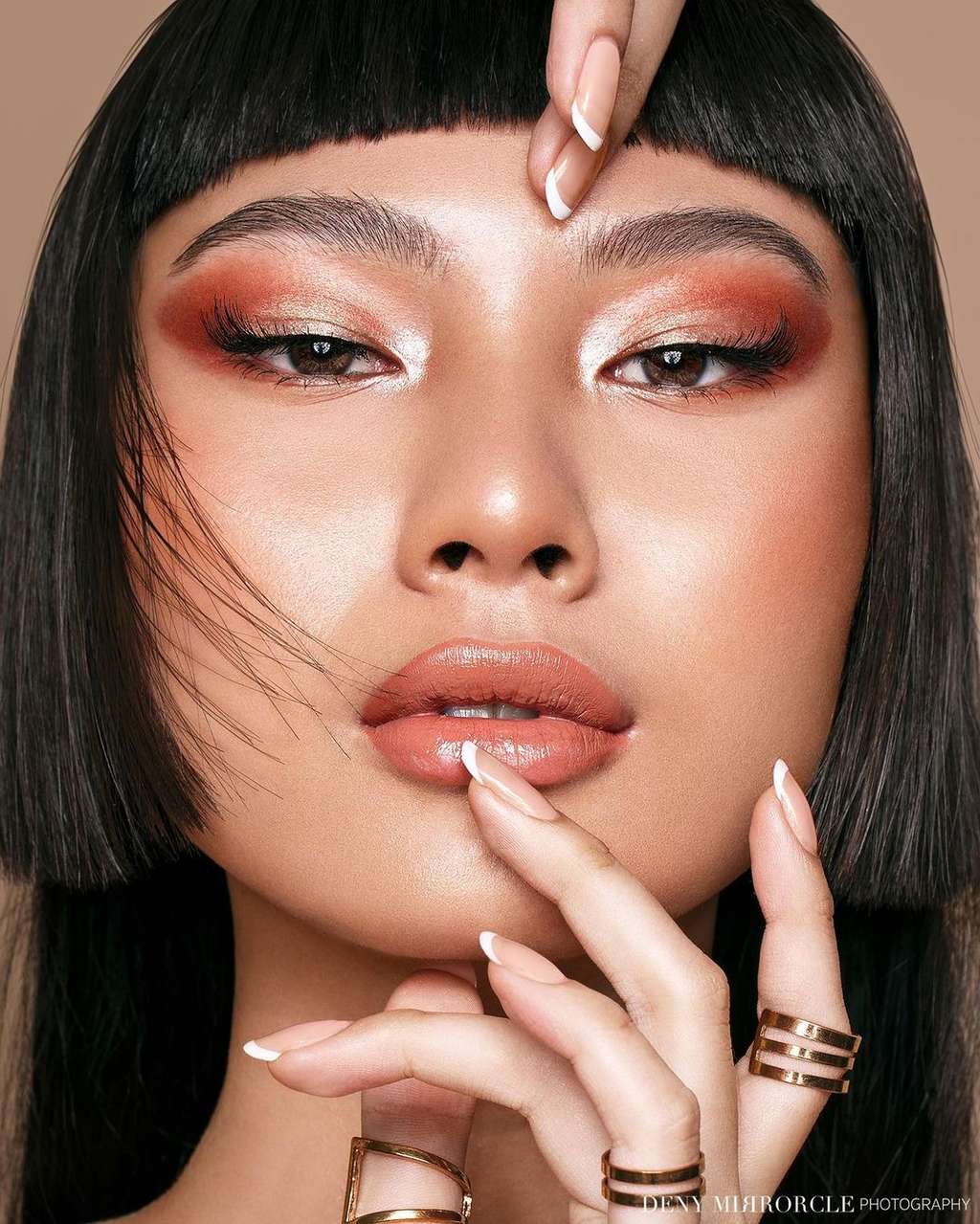 Memikat, Makeup Mata Cleopatra di Model Helen Hiu | Dream.co.id