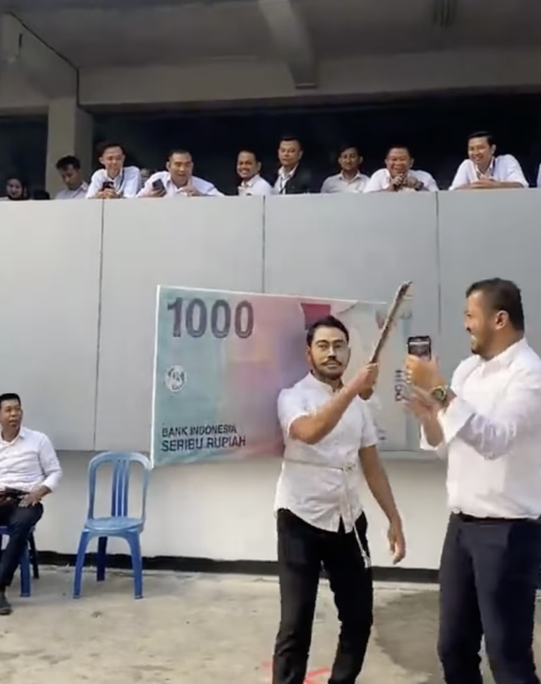 Mirip Banget! Peserta Cosplay HUT Kemerdekaan Ini jadi Kapitan ...