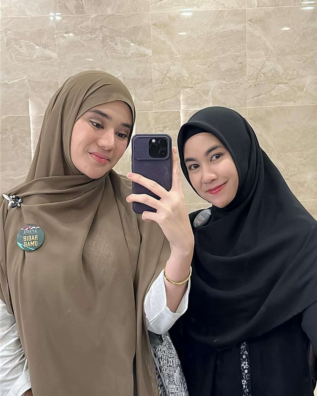 10 Potret Penampilan Artis Hadiri Pengajian Habib Umar Tuai Sorotan ...